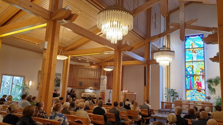 Kelton kirkon vihkimisestä 30 vuotta